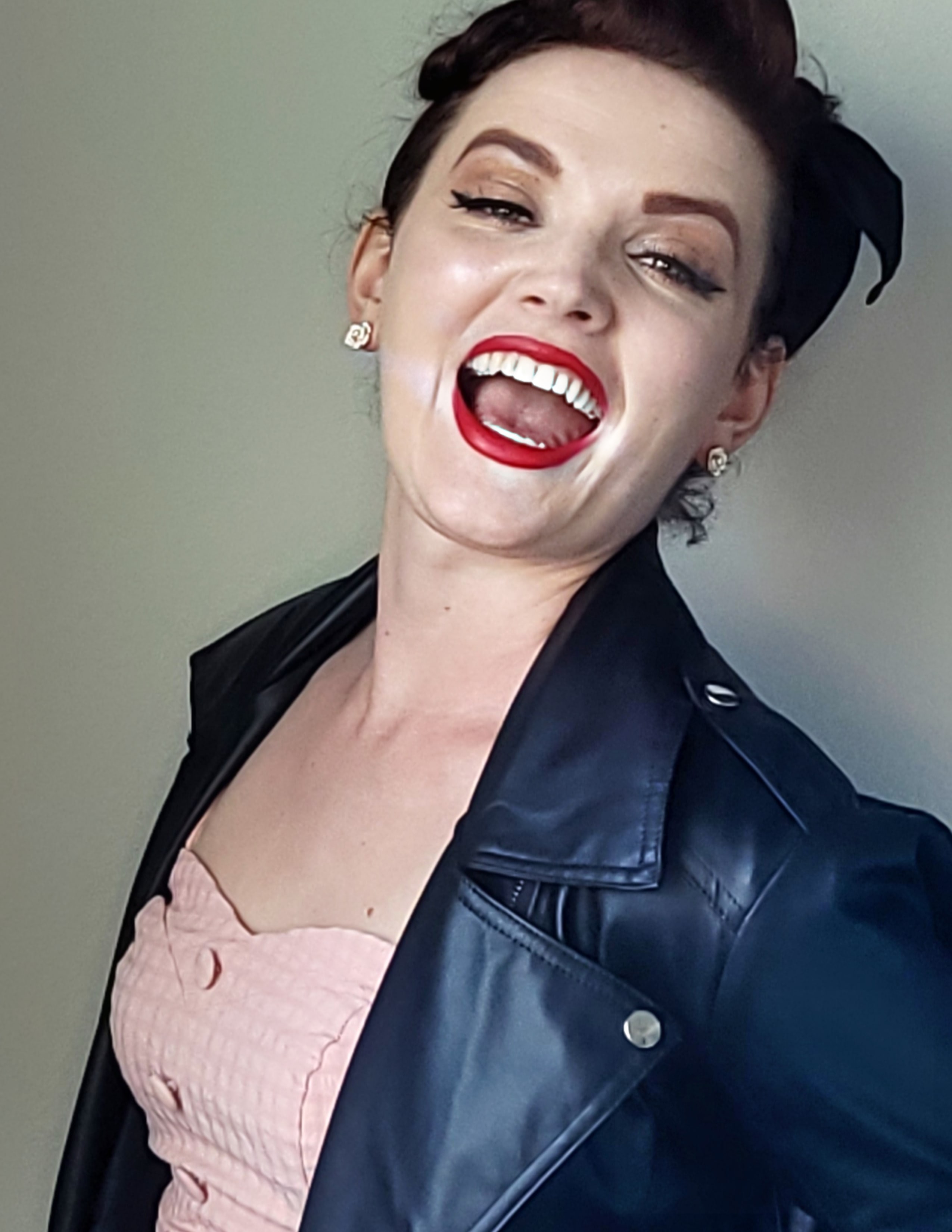 Meet Hilary As She Shows Her Puffy Nipples And Stroking Her Pussy Sexiz Pix